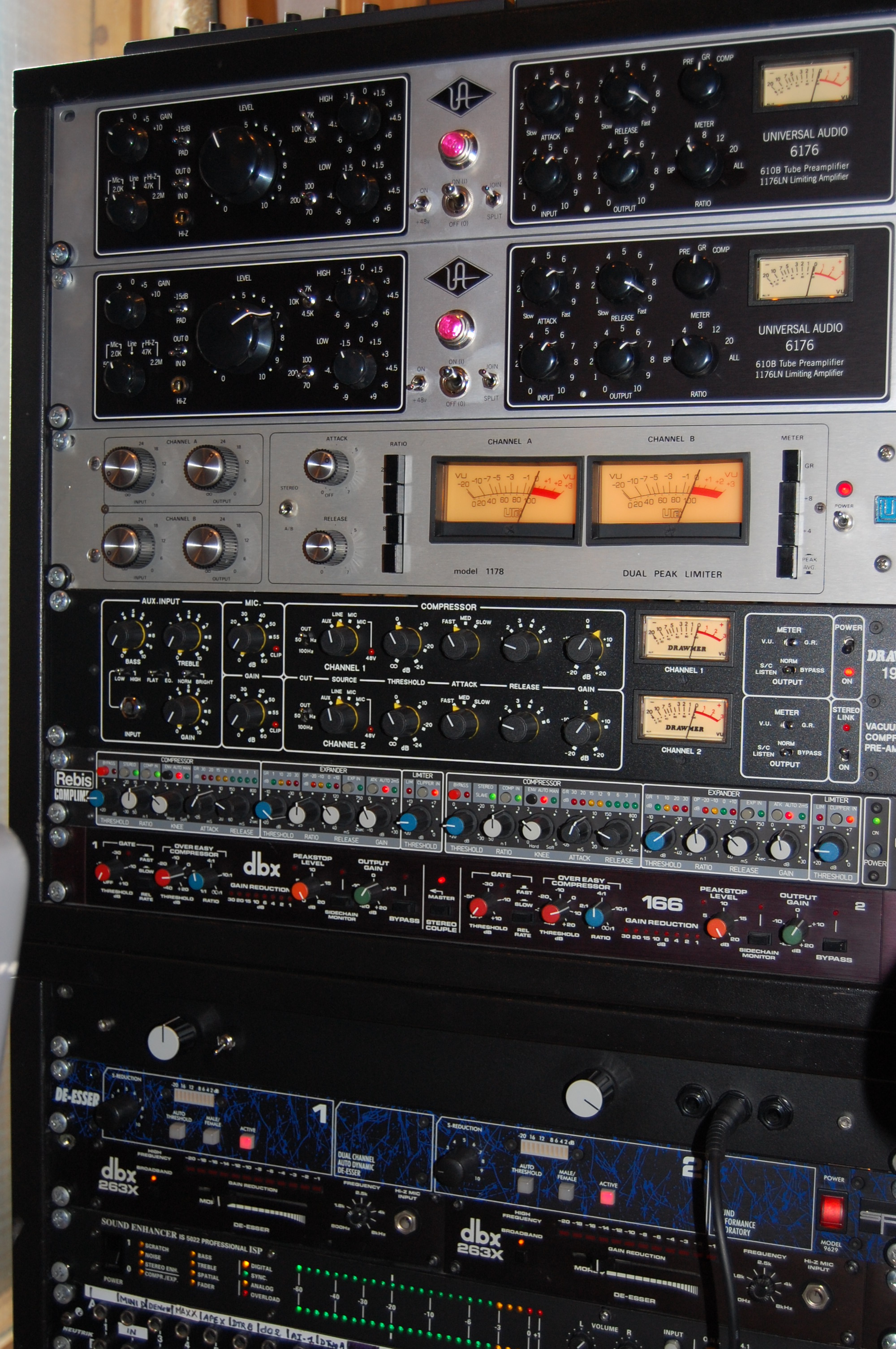 DK Studio | A cosy place to record the best that's in you